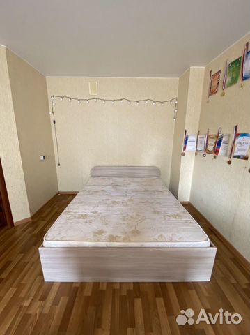 Кровать двухспальная с матрасом бу
